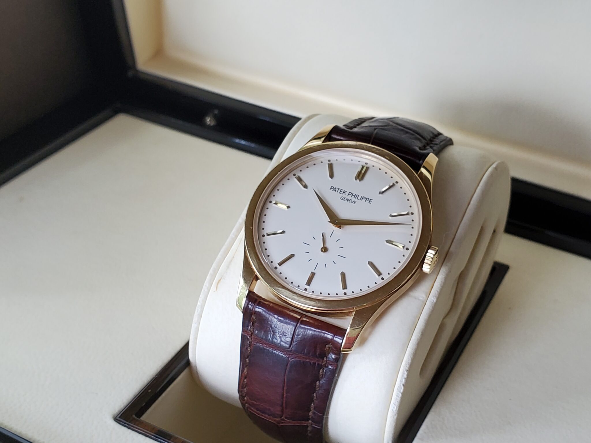Patek Philippe Calatrava 5196J-001 Extra Full set Box, Papers, Original ...