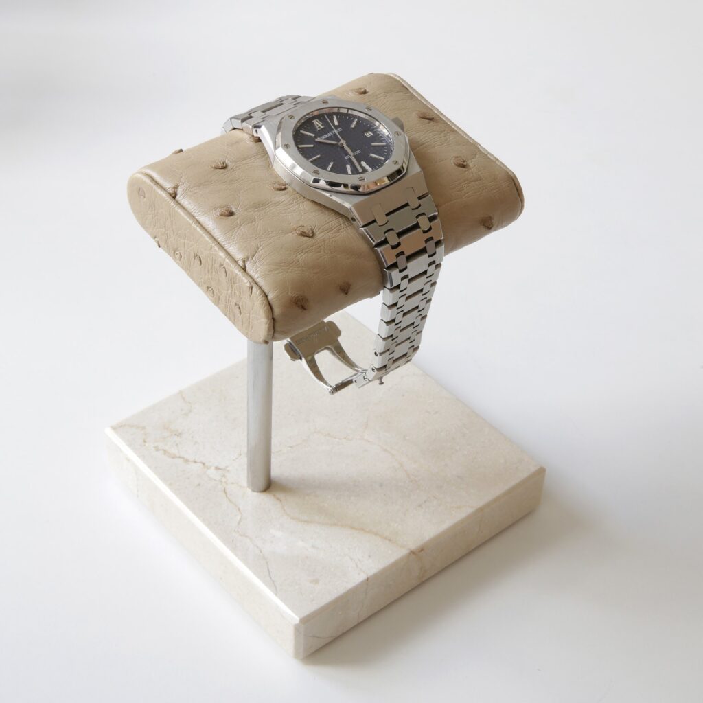 THE WATCH STAND SINGLE - BEIGE - BEIGE OSTRICH - Kimondo Watches